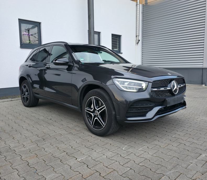 Mercedes-Benz GLC 300de 4MATIC AMG line MB garancija, 2021 god.