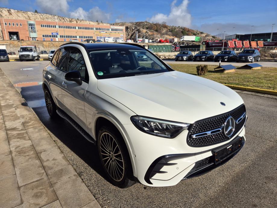 Mercedes-Benz GLC 300 de 4MATIC AMG line, 2024 god.