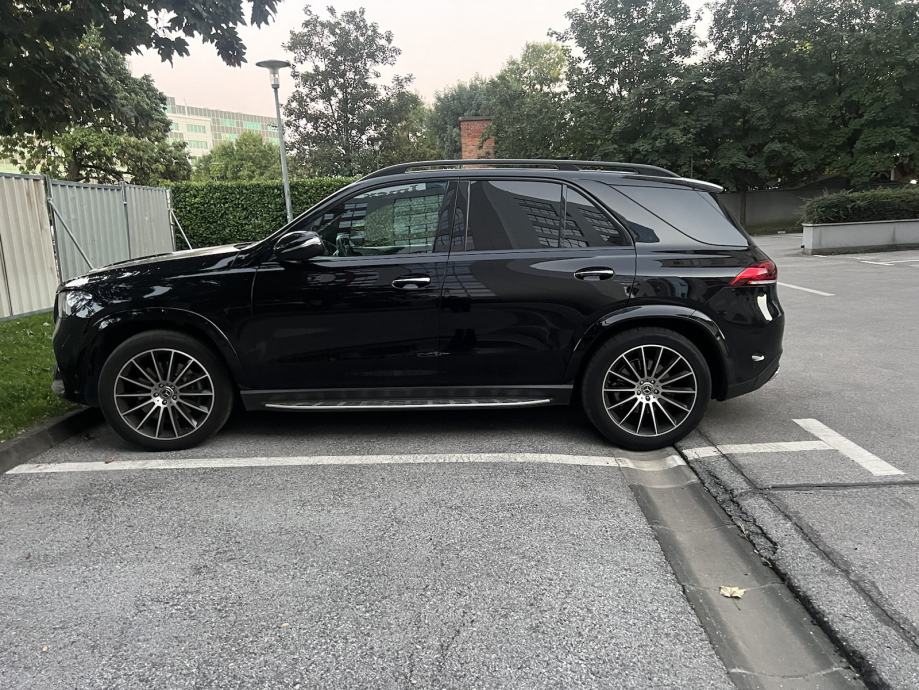 Mercedes-Benz GLE 350d 4matic AMG panorama krov, 2020 god.