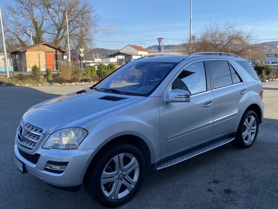Mercedes-Benz M ML 450 CDI 4MATIC ----prvi vlasnik ...
