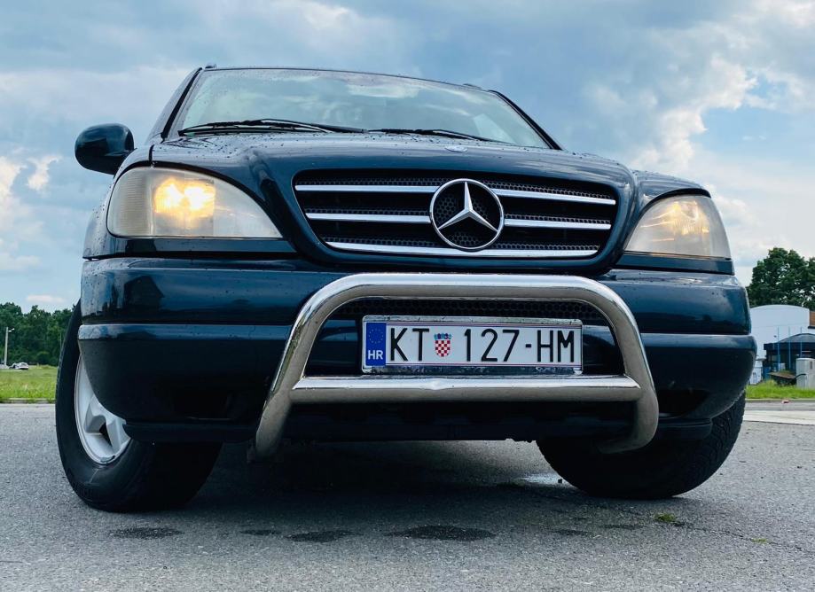 Mercedes-Benz ML 270 cdi automatik reg 08/2023, 2001 god.