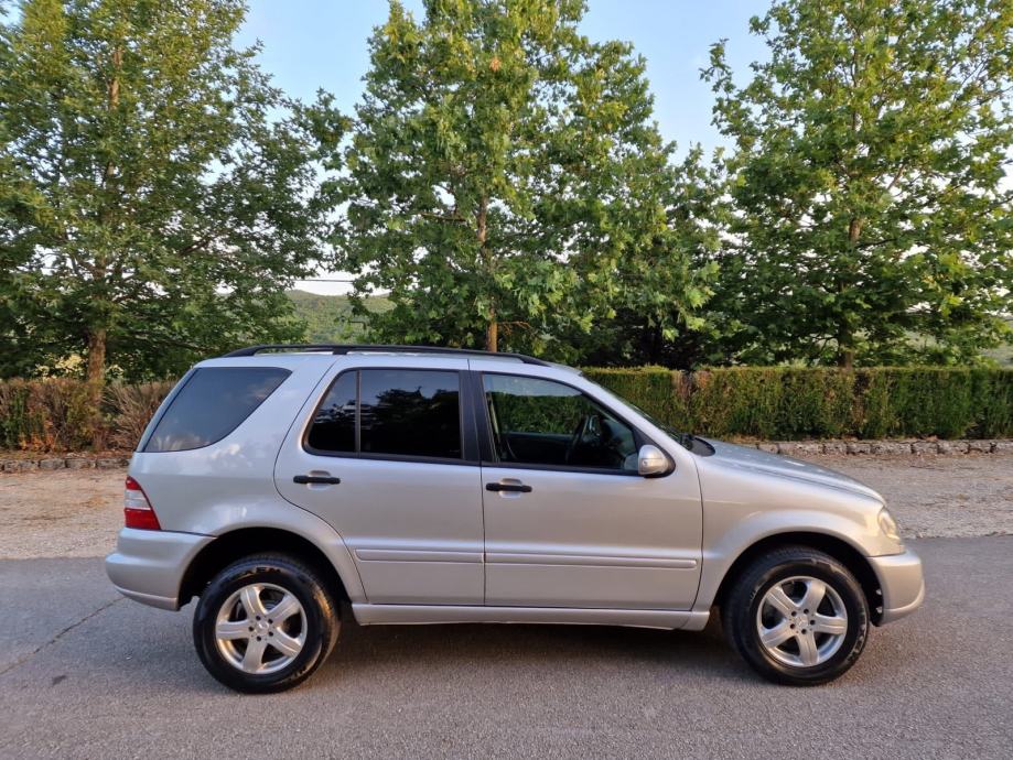 Mercedes-Benz ML 270, 2002 god.