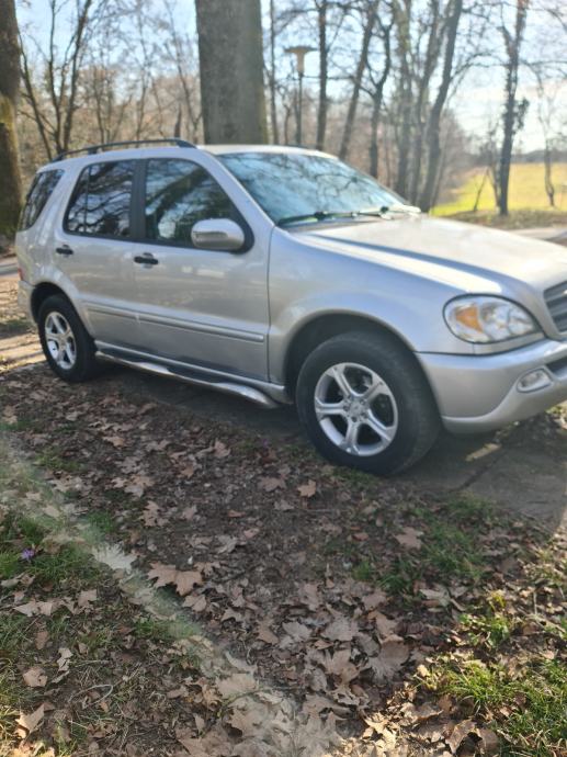 Mercedes-Benz ML 320, 2002 god.
