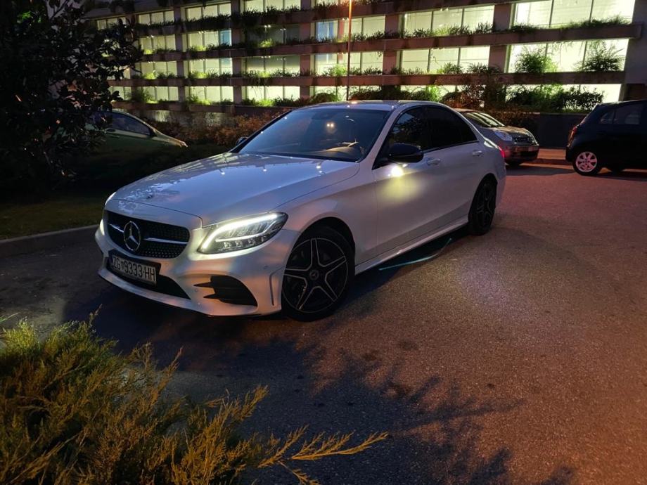 Mercedes C 220d AMG line, 2019 god.