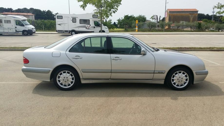 Mercedes E klasa CLASIC 200 PLIN, PRILIKA , 2000 god.