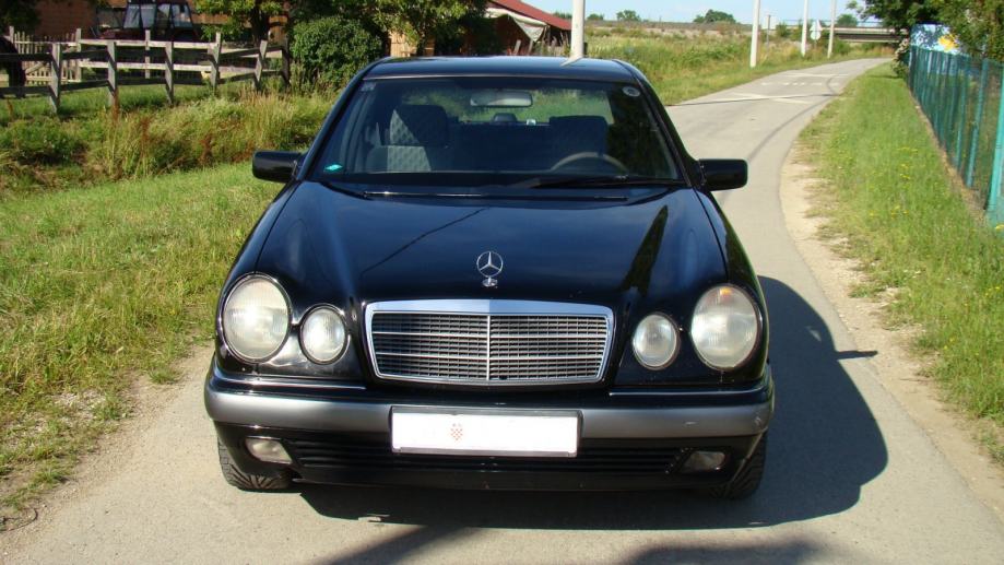 Mercedes E-klasa W210 E430 (V8 + LPG) lakši karambol (zamjena)(hitno ...