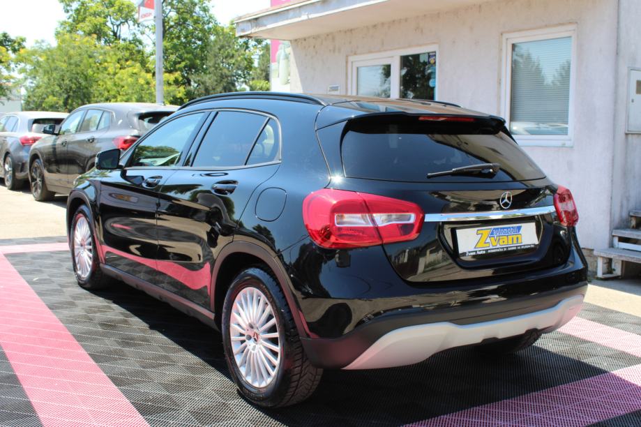 Mercedes GLA 180D, NAVIGACIJA, KOŽA, ALU 17, GARANCIJA DO GOD., 2017 god.