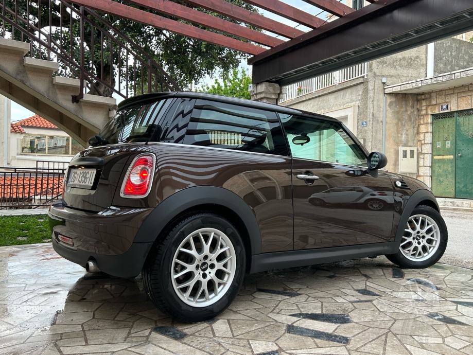 MINI Cooper 1,6 Benzin, 2011 god.