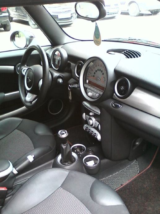 MINI Cooper chilli red, 2007 god.