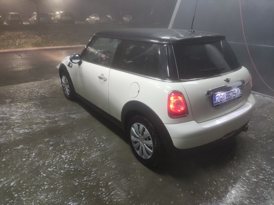 MINI Cooper Cooper D 1.6, 2008 god.