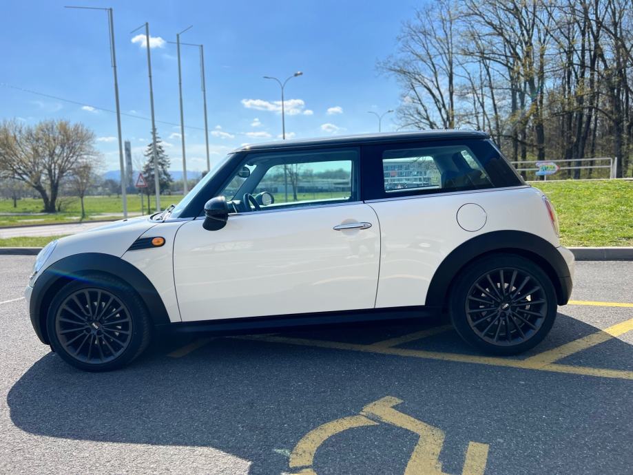 MINI Cooper Cooper D, 2009 god.