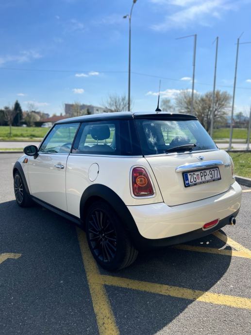 MINI Cooper Cooper D, 2009 god.