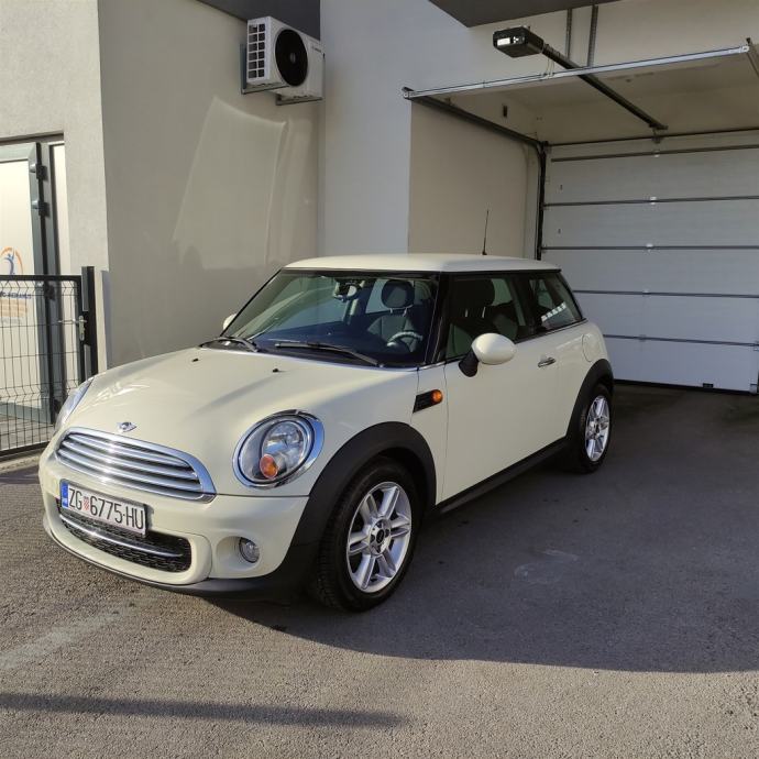 MINI Cooper Cooper D (reg.god dana), 2013 god.