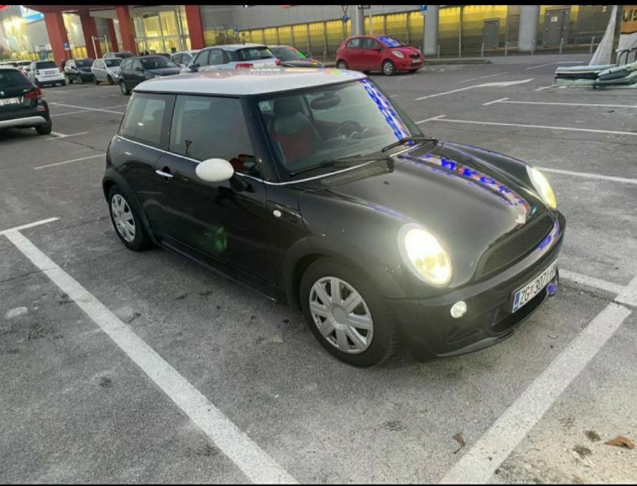 MINI Cooper R50 JCW Aero, 2002 god.