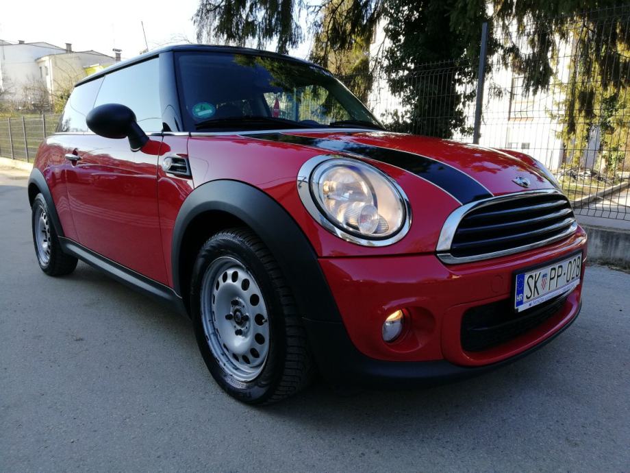 MINI Cooper 1.6 DIESEL, NAVY, 117.000 KM !!! sa prijepisom, 2011 god.