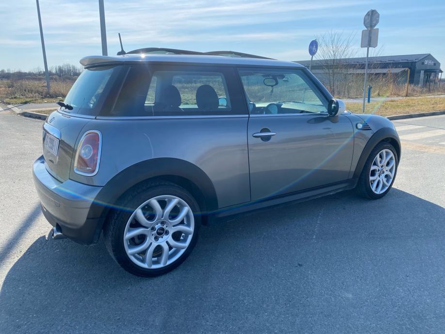 * MINI Cooper D *, 2010 god.