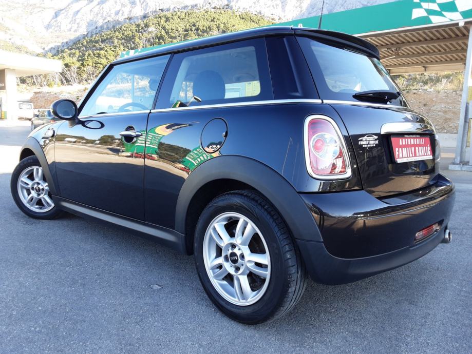 MINI Cooper D R56*2013g*111ks*150tkm*6brzina*ServisnaEvidencija*, 2013 god.