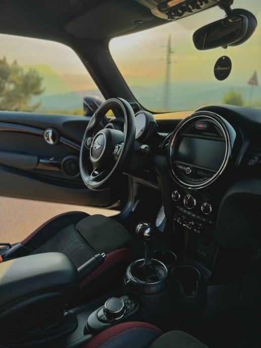 MINI Cooper JCW, 2017 god.