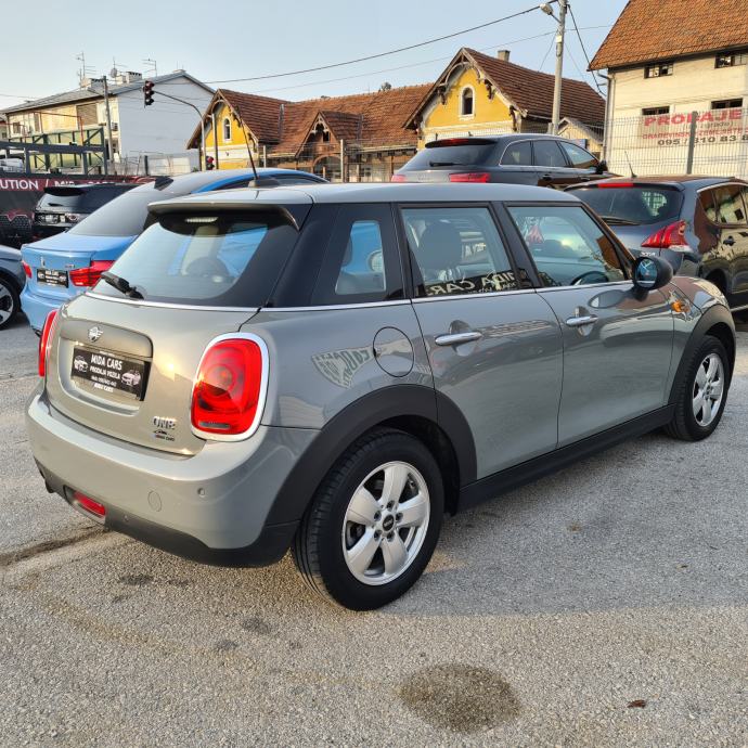 MINI Cooper Mini One 1.2i 11/2018 5vrata 73 000km PDV, 2018 god.