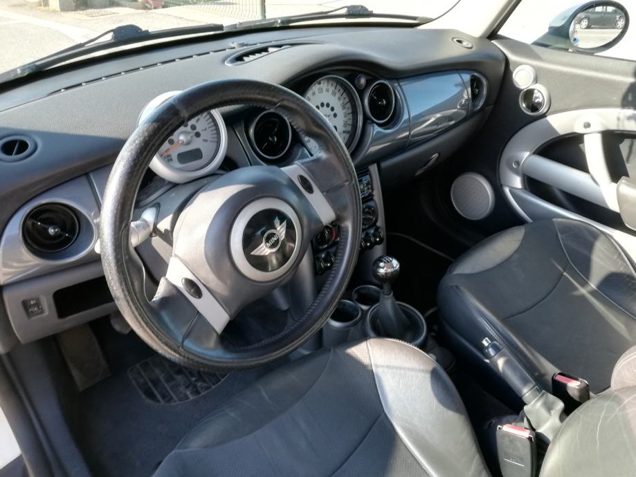 MINI Cooper Mini One, 2004 god.