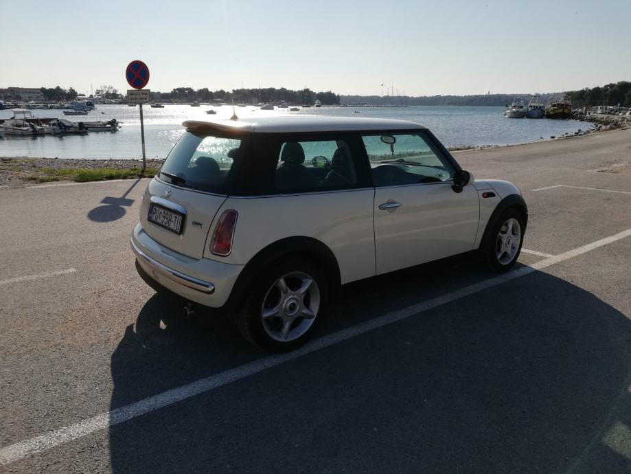 MINI Cooper Mini One, 2004 god.
