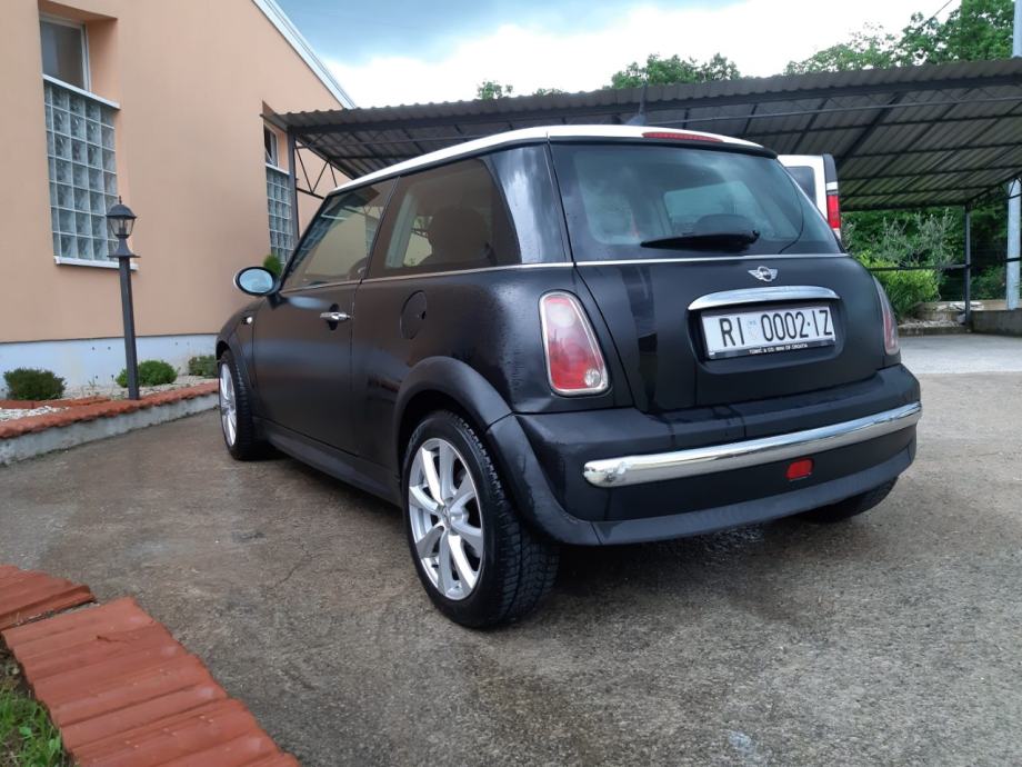 MINI Cooper Mini One, 2005 god.