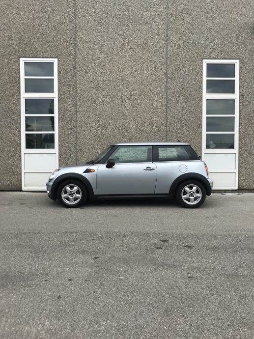 MINI Cooper Mini One, 2009 god.