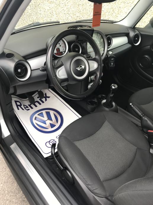 MINI Cooper Mini One, 2009 god.