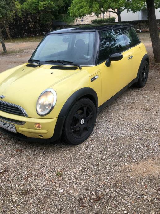 MINI Cooper Mini One, 2002 god.