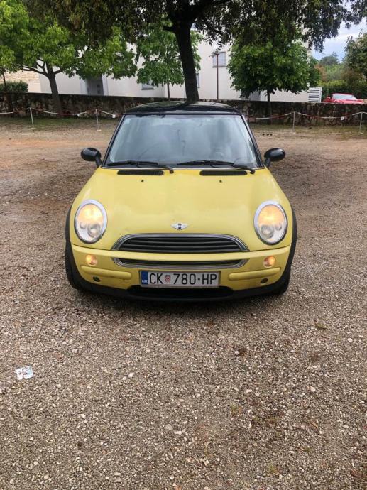 MINI Cooper Mini One, 2002 god.
