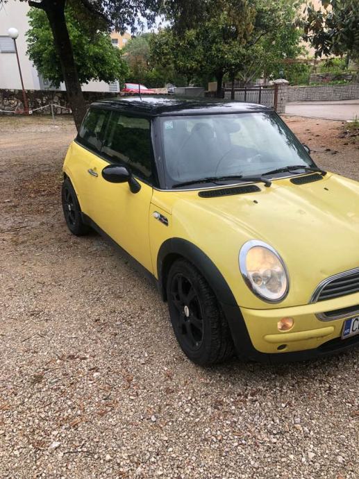 MINI Cooper Mini One, 2002 god.