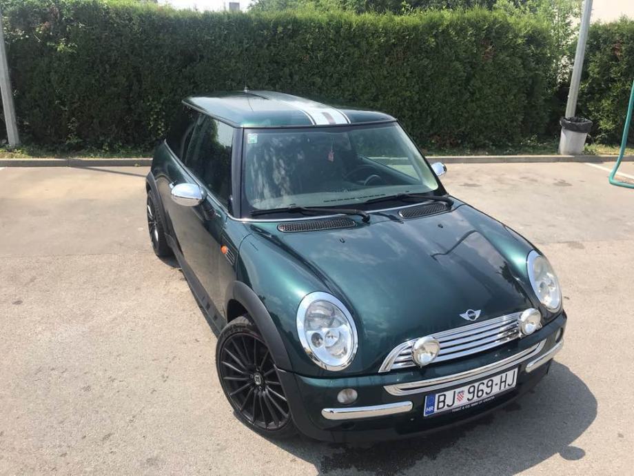 MINI Cooper Mini One, 2004 god.