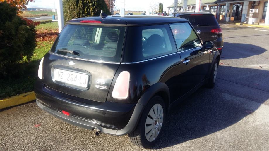 MINI Cooper Mini One, 2005 god.