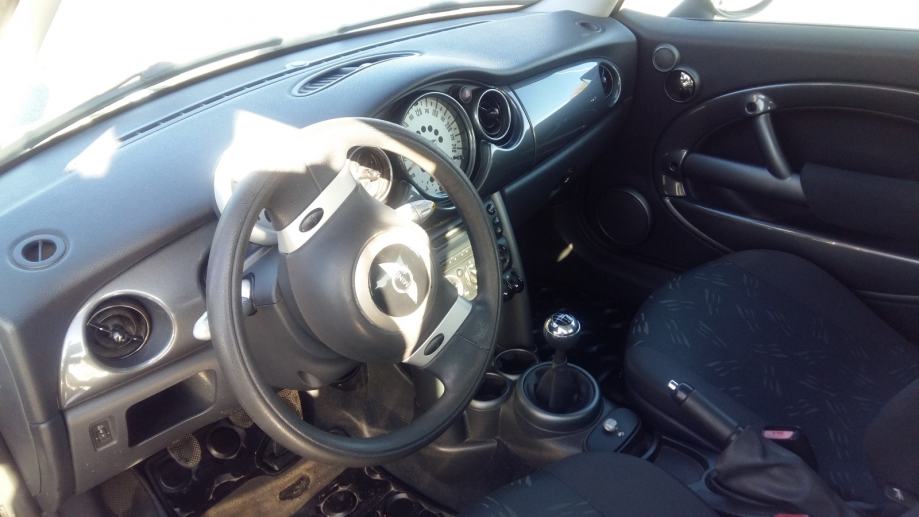 MINI Cooper Mini One, 2005 god.