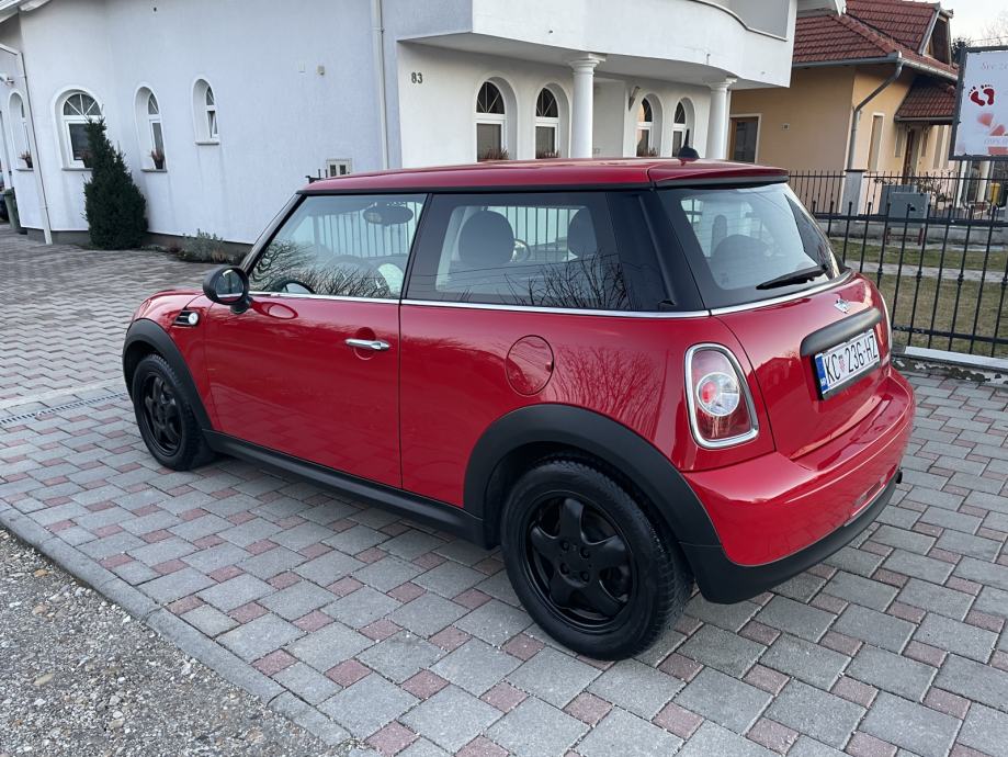 MINI Cooper Mini One, 2010 god.