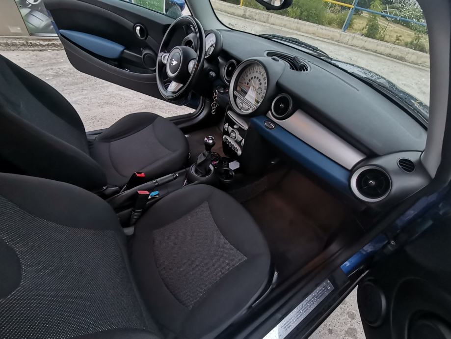 MINI Cooper Mini One, 2007 god.