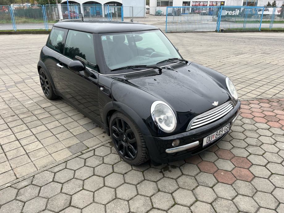 MINI Cooper Mini One, 2003 god.