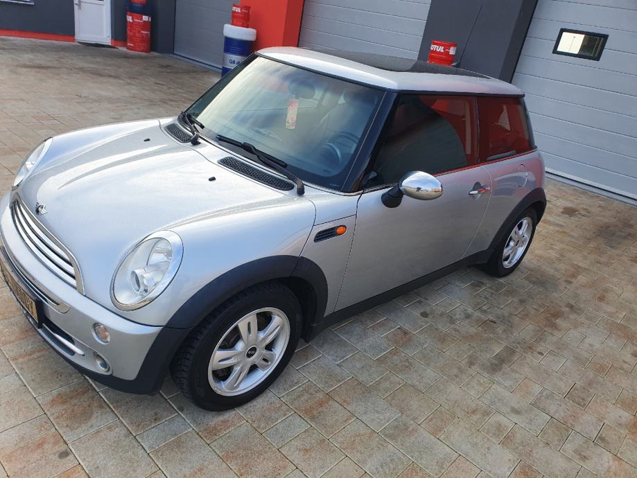 MINI Cooper Mini One, 2005 god.