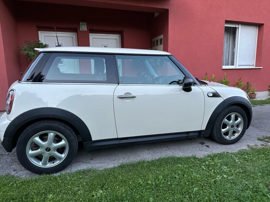 MINI Cooper Mini One, 2010 god.