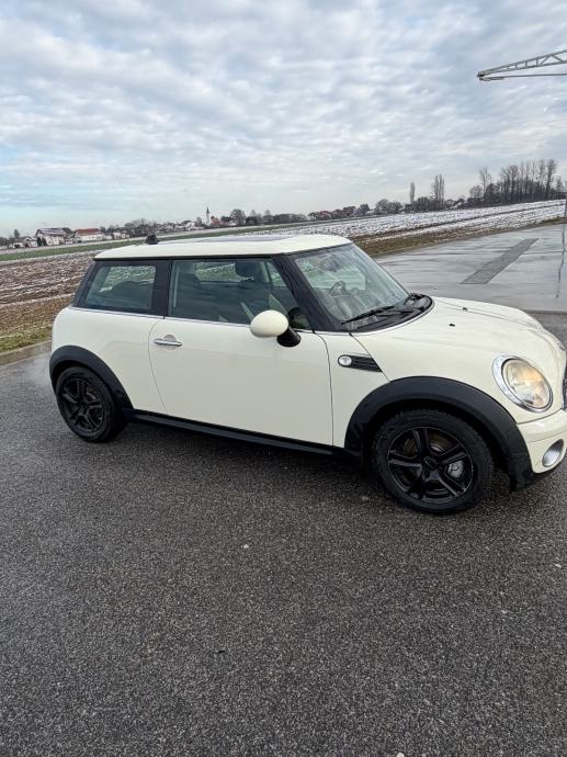 MINI Cooper Mini One, 2007 god.