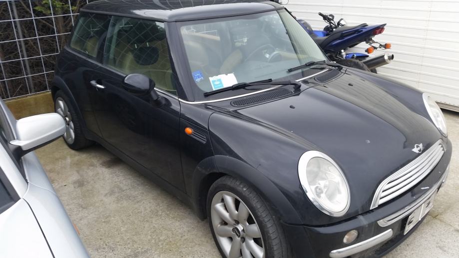 MINI Cooper Mini One, 2004 god.