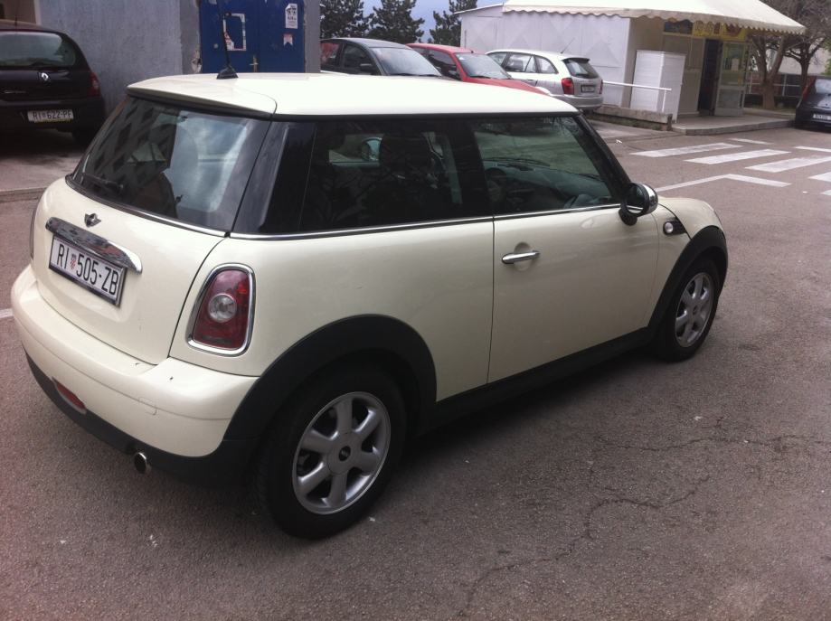 MINI Cooper Mini One, 2009 god.