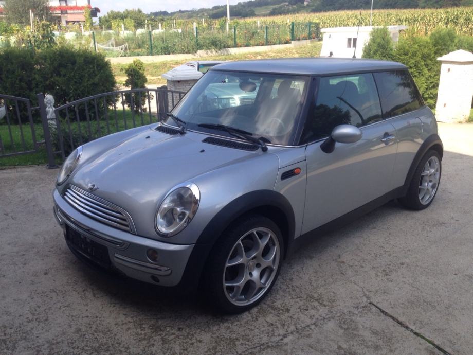 MINI Cooper Mini One, 2003 god.