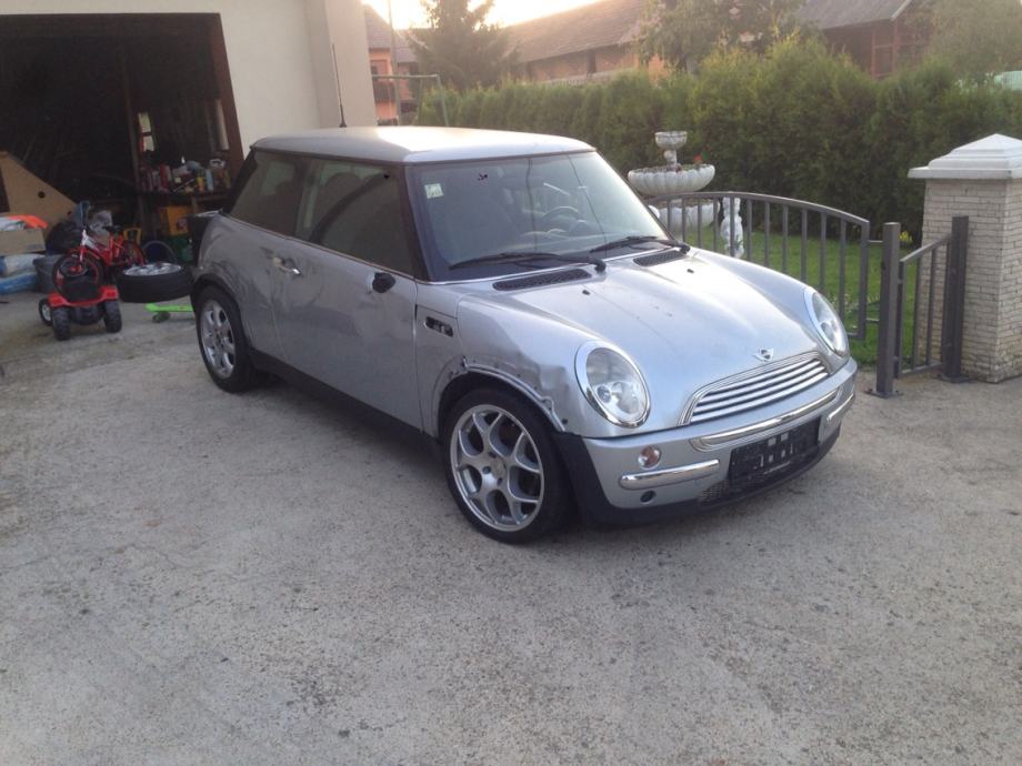 MINI Cooper Mini One, 2003 god.