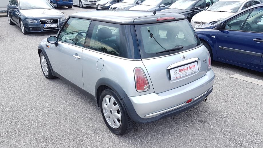 MINI Cooper Mini One, 2004 god.