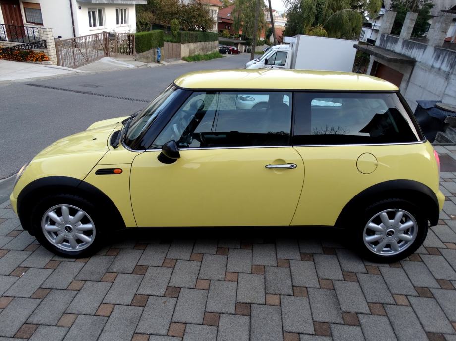 MINI Cooper One 1.6i 90ks, 2003. KLIMA, ORIGINALNO TVORNIČKO STANJE ...