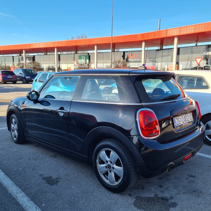 MINI Cooper One D-2018-PDV-PDC-NAVI-DIZEL, 2018 god.