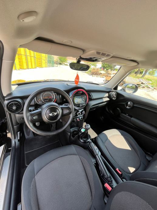 MINI Cooper One D, 2016 god.