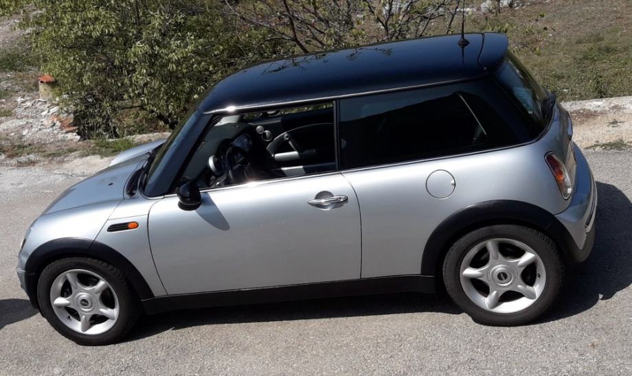 MINI Cooper R50, 2002 god.