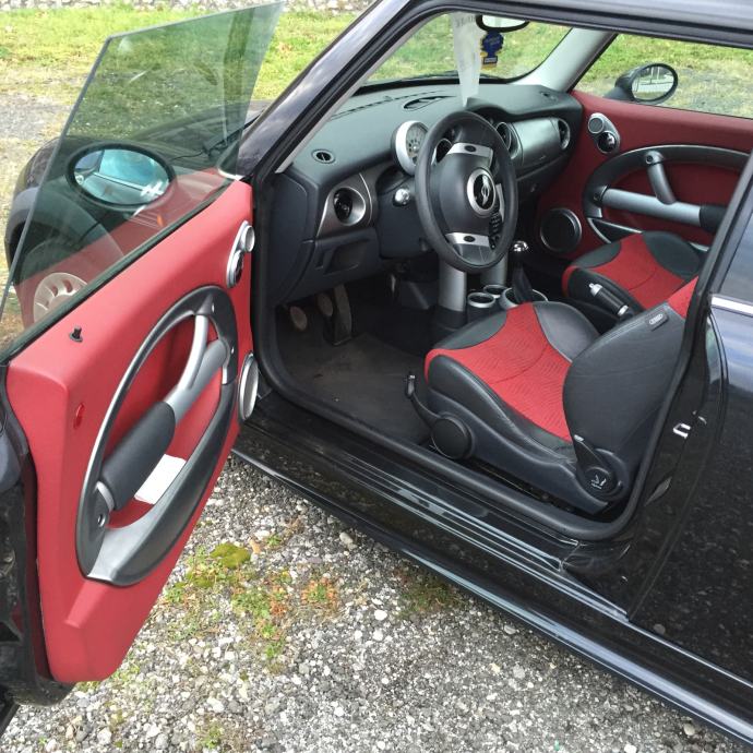 MINI Cooper R50, 2003 god.